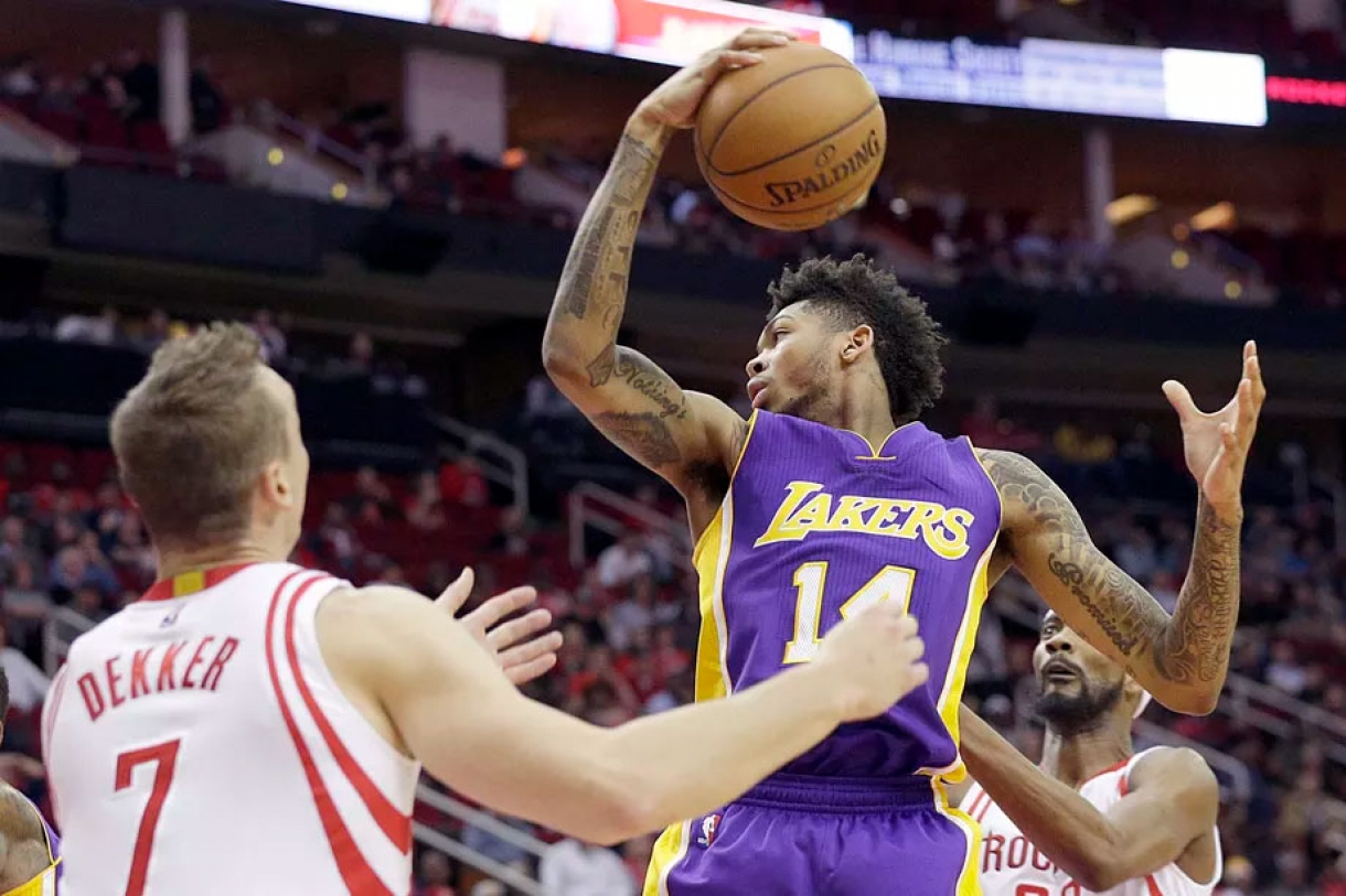 Lakers encara o Rockets de Lou Williams